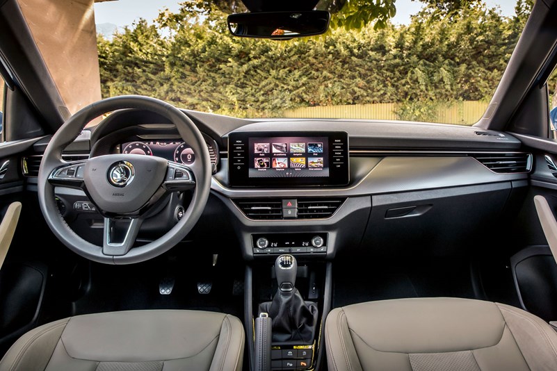 Skoda Kamiq (2021) Interior Layout, Dashboard & Infotainment | Parkers