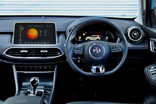 MG HS (2021) Interior Layout, Dashboard & Infotainment | Parkers