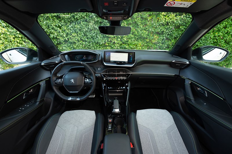 Peugeot e-2008 (2021) Interior Layout, Dashboard & Infotainment | Parkers