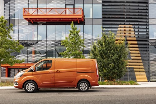 Ford Transit Custom Plug-In Hybrid van review (2022)