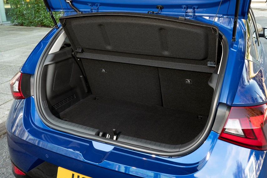 Hyundai i20 (2021) Interior Layout, Dashboard & Infotainment | Parkers