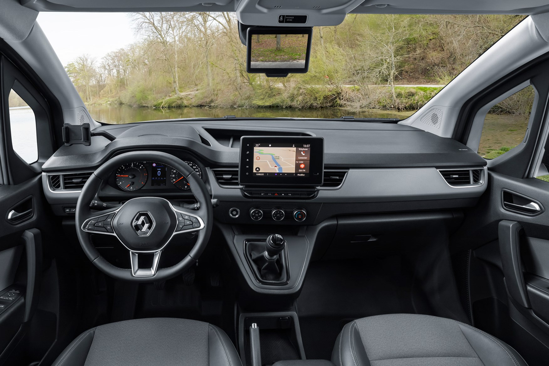 Renault Kangoo (2022) review – clever new small van driven | Parkers