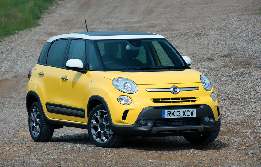 Fiat 500L Review (2022) | Parkers