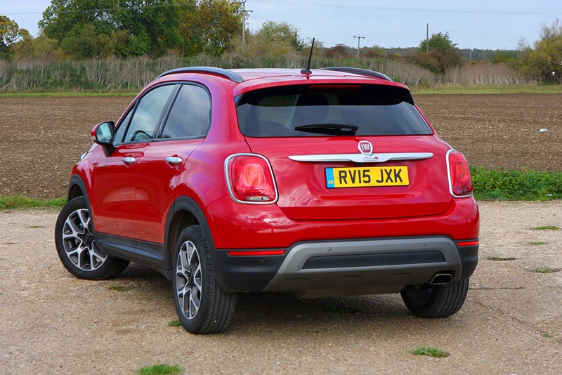 Fiat 500X (2022) boot space, practicality and safety | Parkers