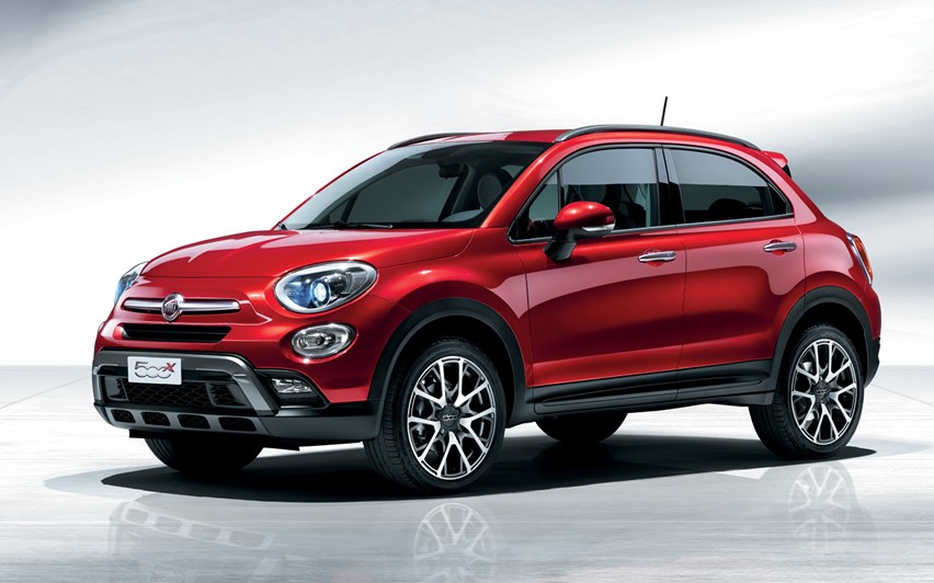 Fiat 500X (2022) boot space, practicality and safety | Parkers