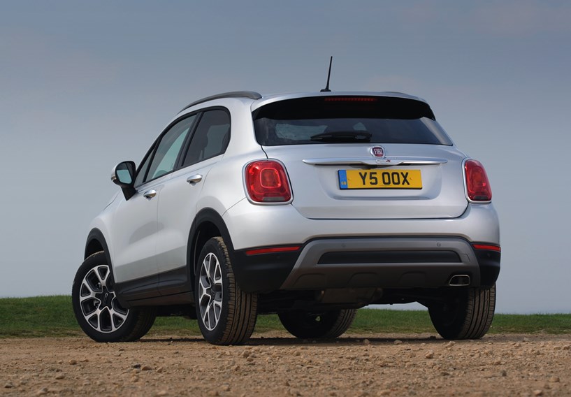 Fiat 500X (2022) boot space, practicality and safety | Parkers