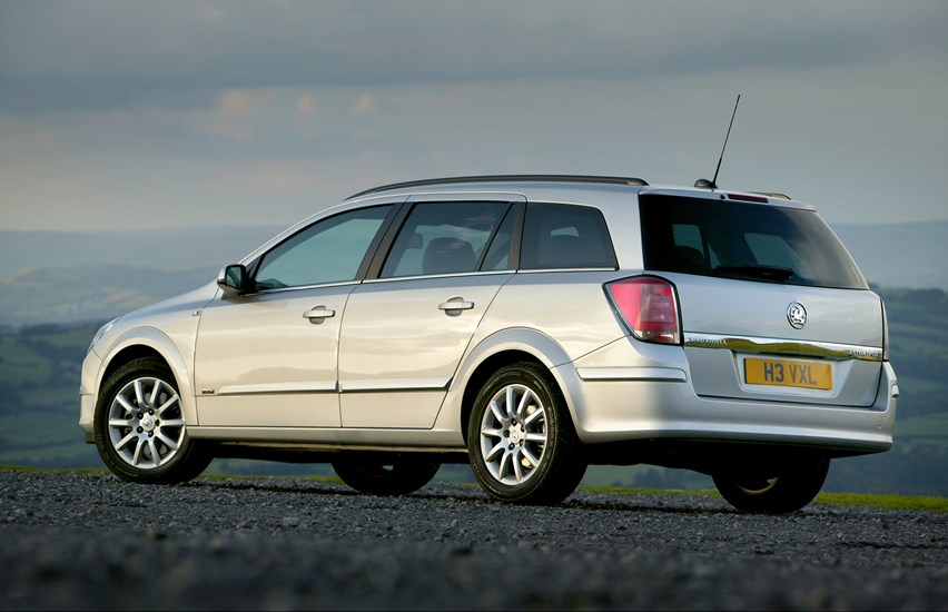 Used Vauxhall Astra Estate (2004 - 2010) Review | Parkers