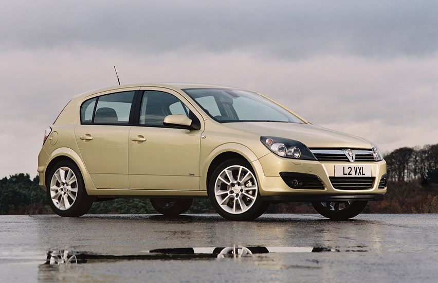 Used Vauxhall Astra Hatchback (2004 - 2010) Review | Parkers