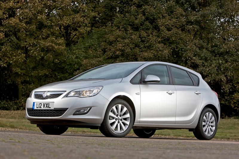 Used Vauxhall Astra Hatchback (2009 - 2015) Review | Parkers