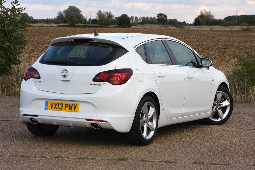 Used Vauxhall Astra Hatchback (2009 - 2015) Review | Parkers