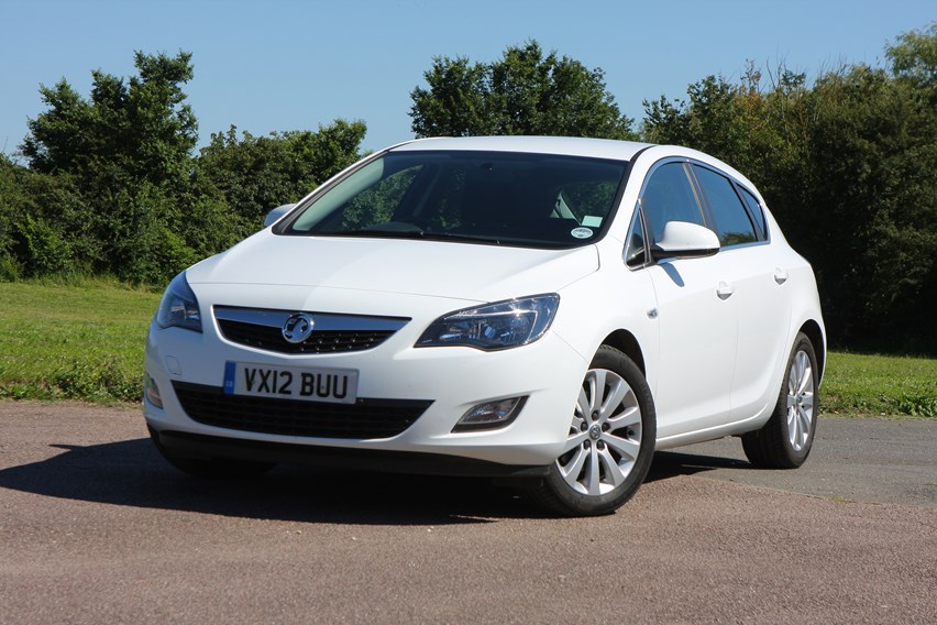 Used Vauxhall Astra Hatchback (2009 - 2015) Review | Parkers