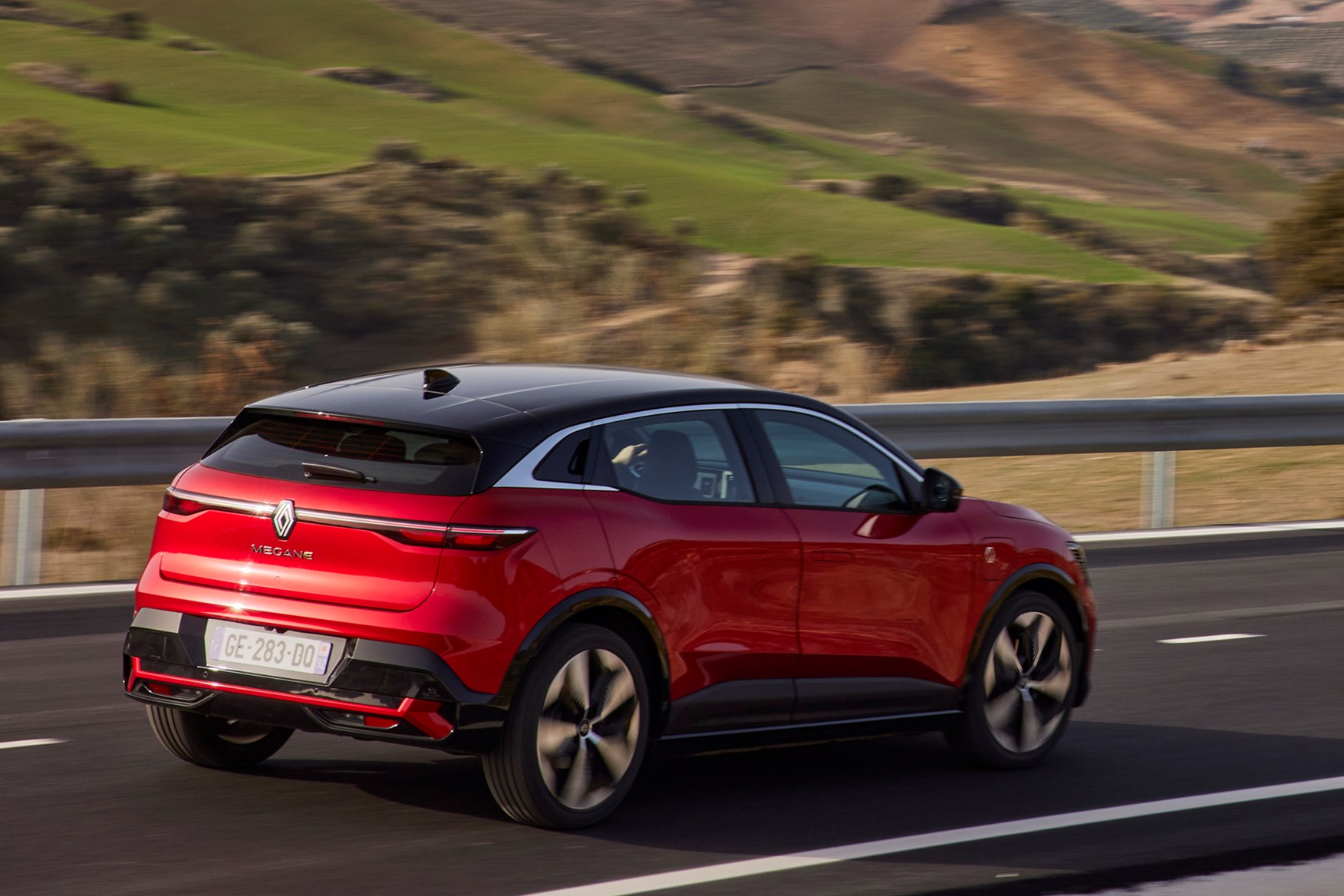 Renault Megane E-Tech (2022) boot space, practicality and safety | Parkers