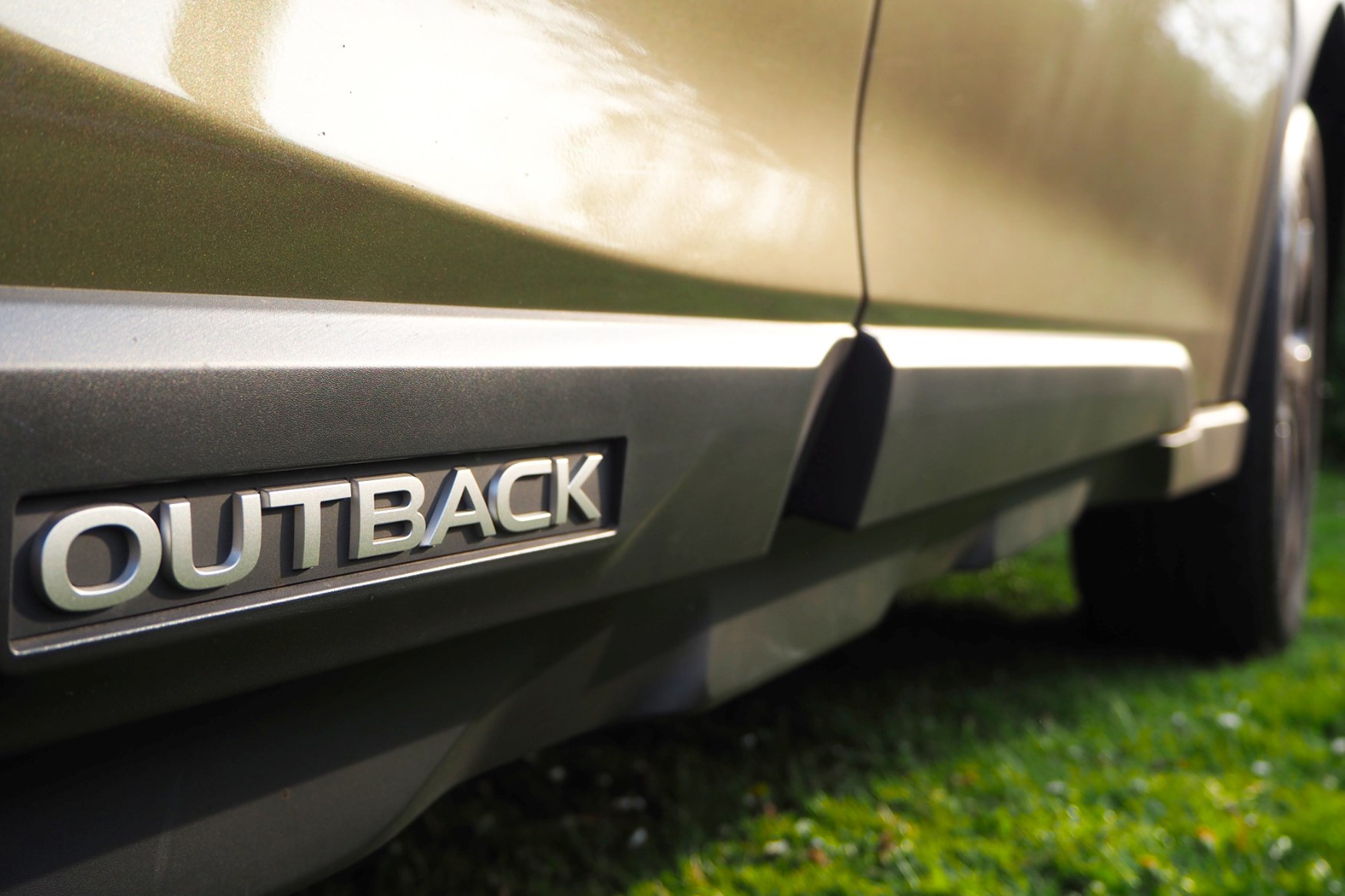 Subaru Outback (2022) boot space, practicality and safety | Parkers