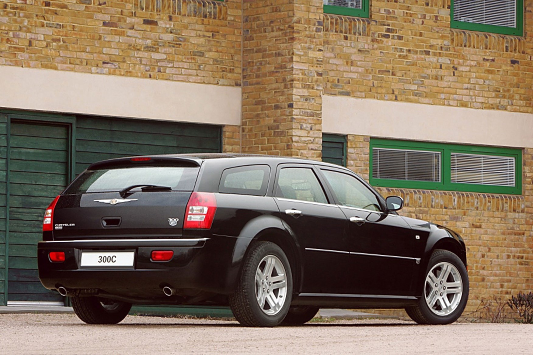 Chrysler 300C - Used car buying guide | Parkers