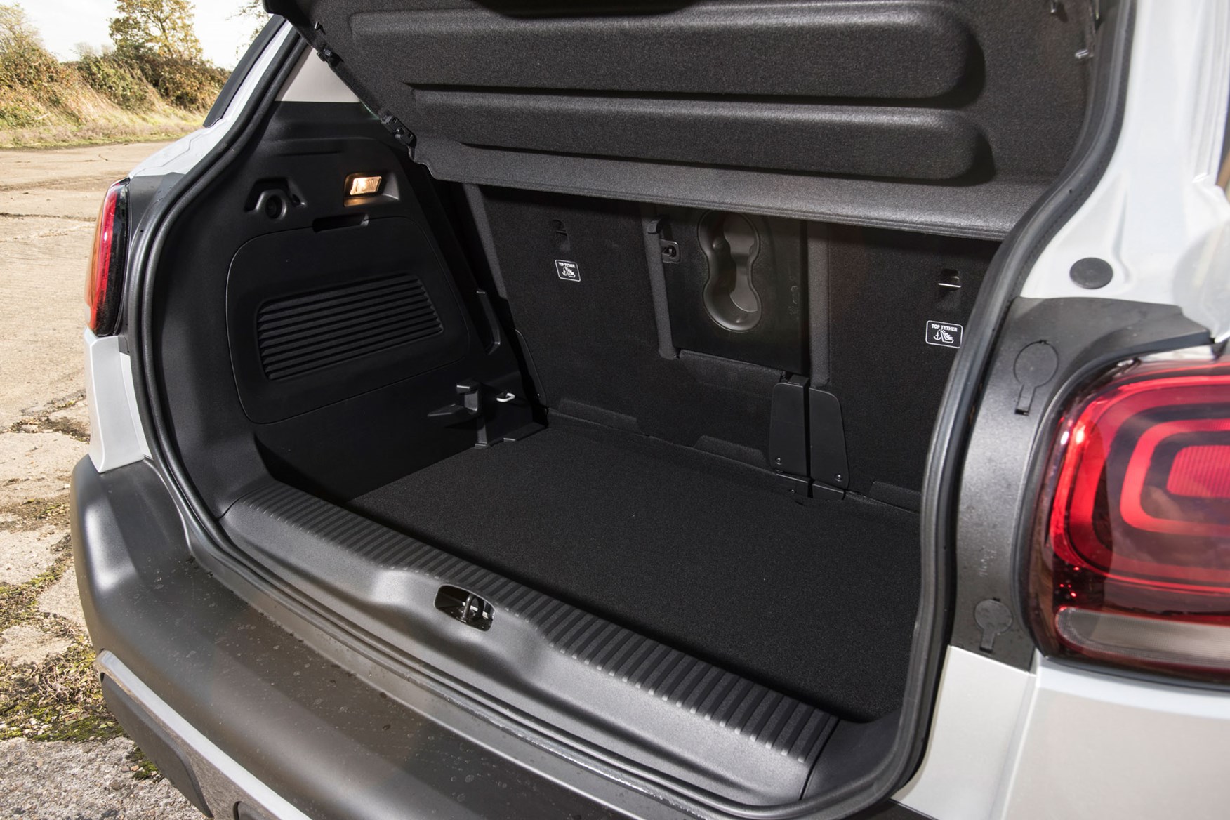 Small SUV group test: Citroen C3 Aircross vs SEAT Arona vs Kia Stonic ...