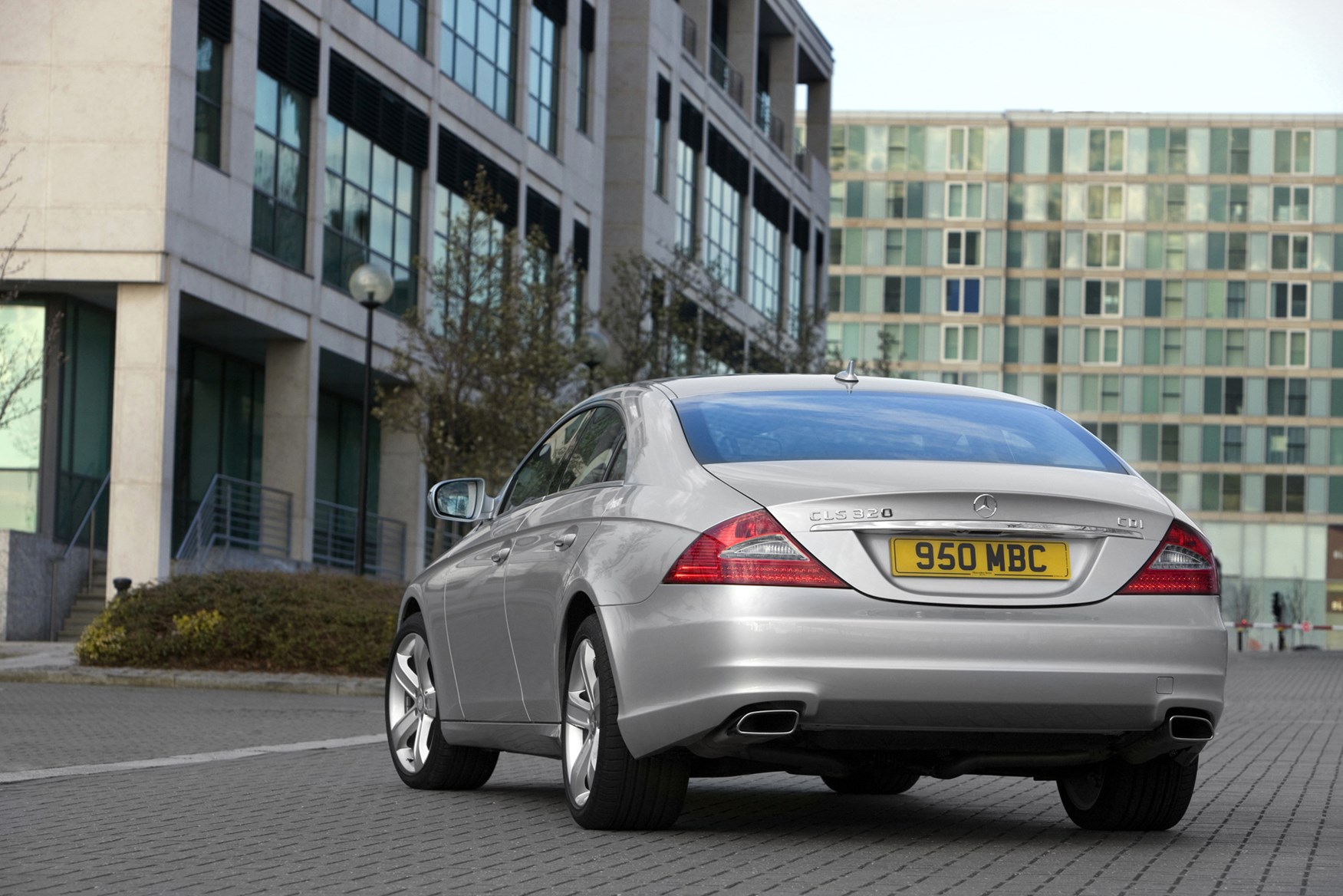 Used Mercedes-Benz CLS Coupe (2005 - 2010) Review | Parkers