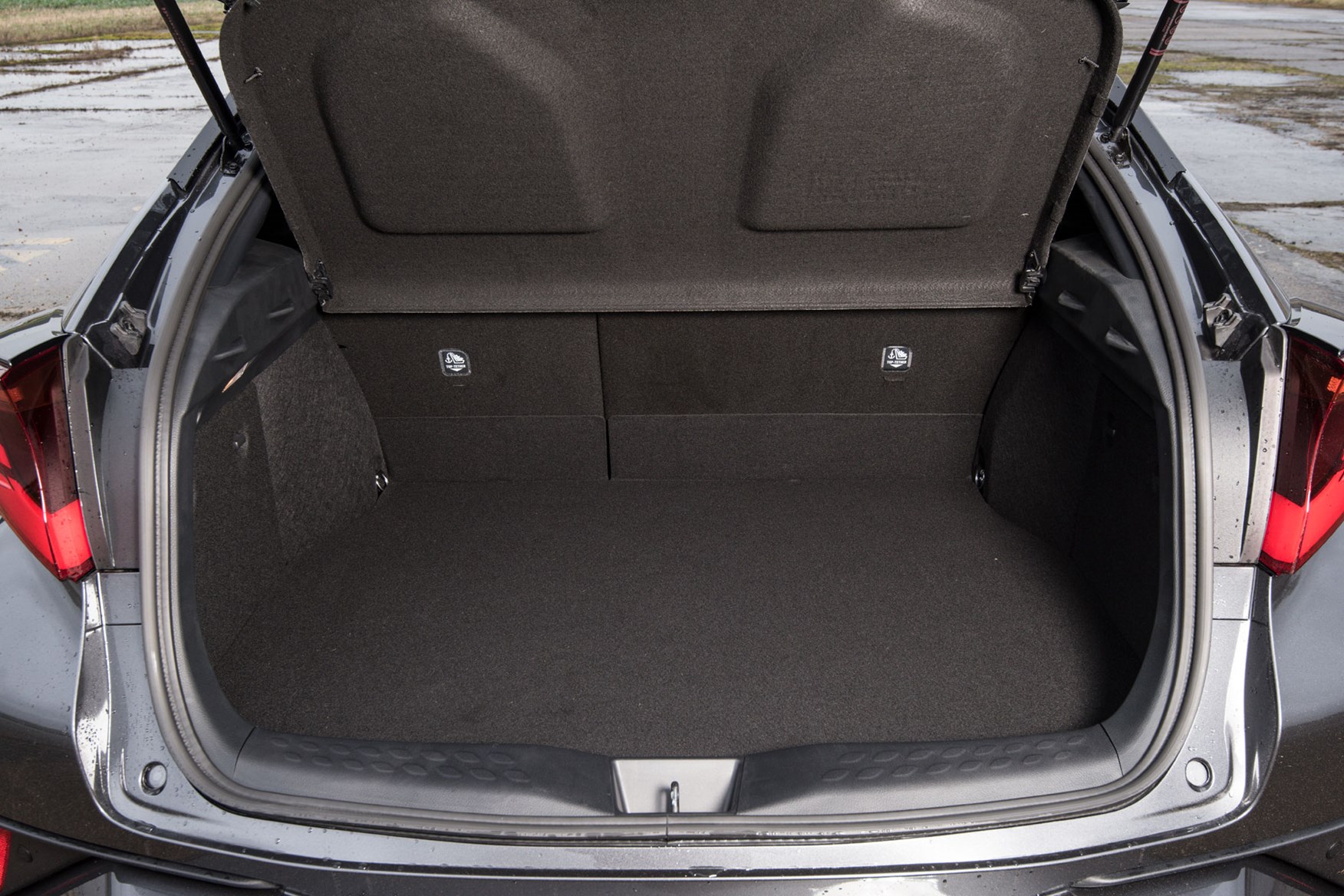 Mazda CX-30 vs Toyota C-HR and Honda HR-V | Parkers