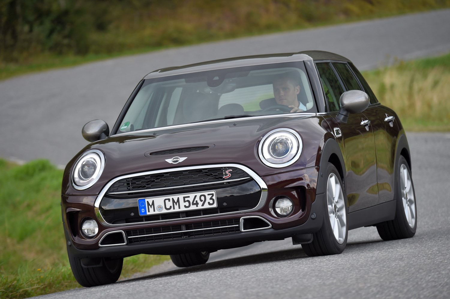 MINI Clubman Review (2022) | Parkers