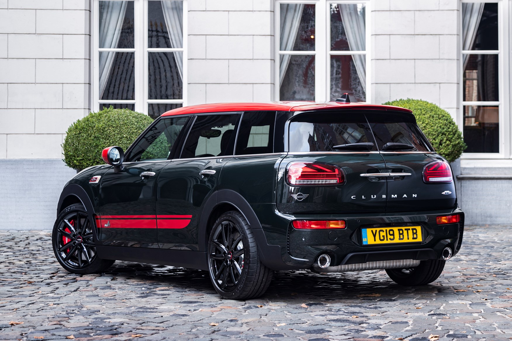 MINI Clubman Review (2022) | Parkers
