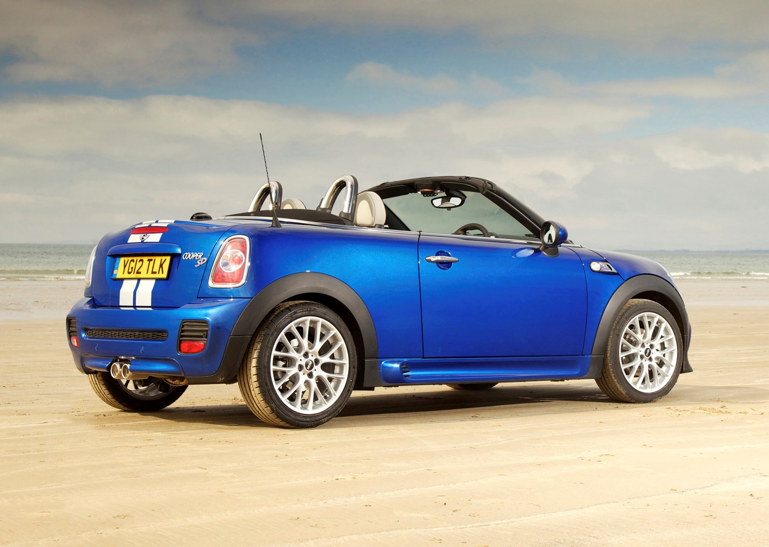 Used MINI Cooper S Hatchback (2006 - 2016) boot space, practicality and ...