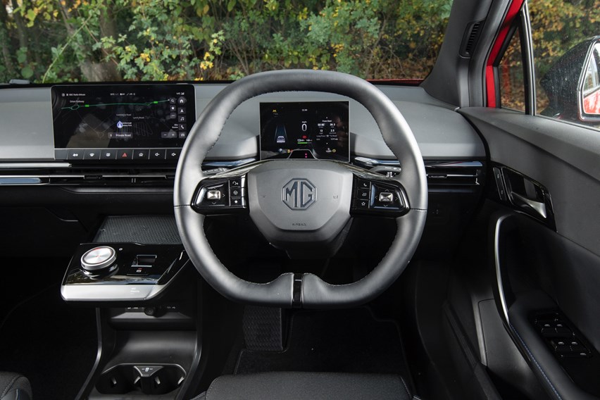 MG MG4 (2022) interior, tech and comfort | Parkers