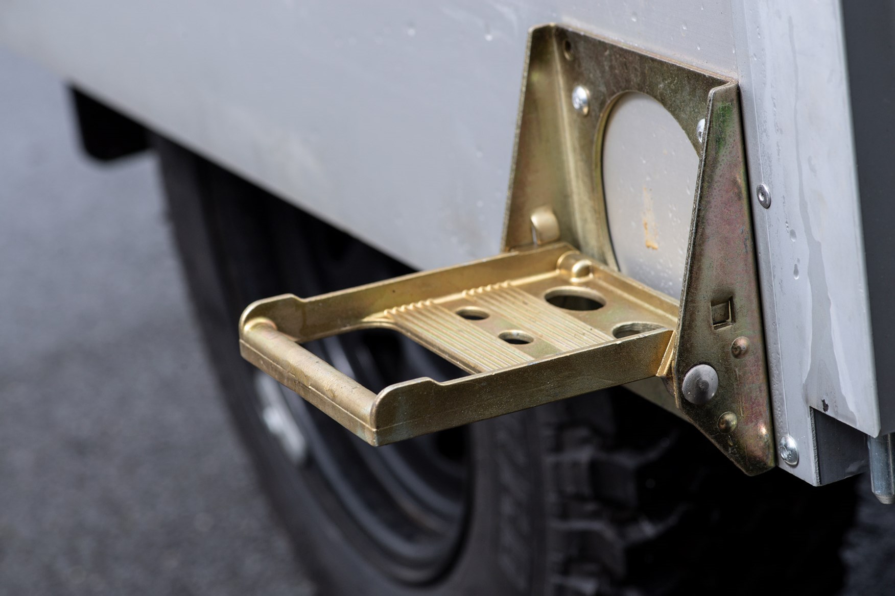 Yomper JMV275 Commercial review | Parkers