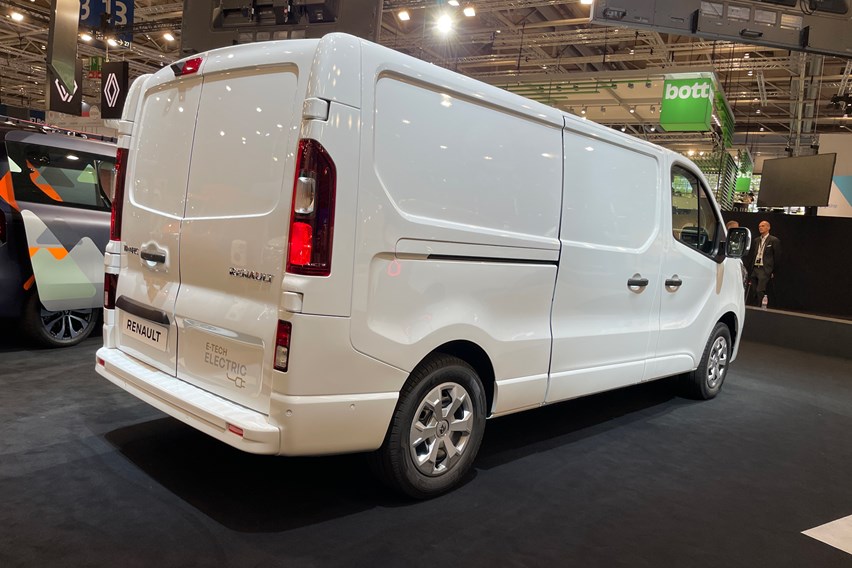 Renault Trafic E-Tech Electric shown for first time at IAA ...