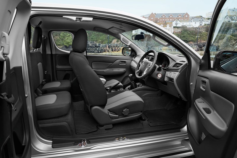 Mitsubishi L200 pickup review (2015-2019)