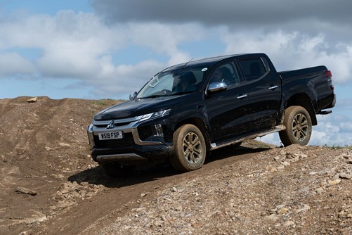 Mitsubishi L200 review (2021)