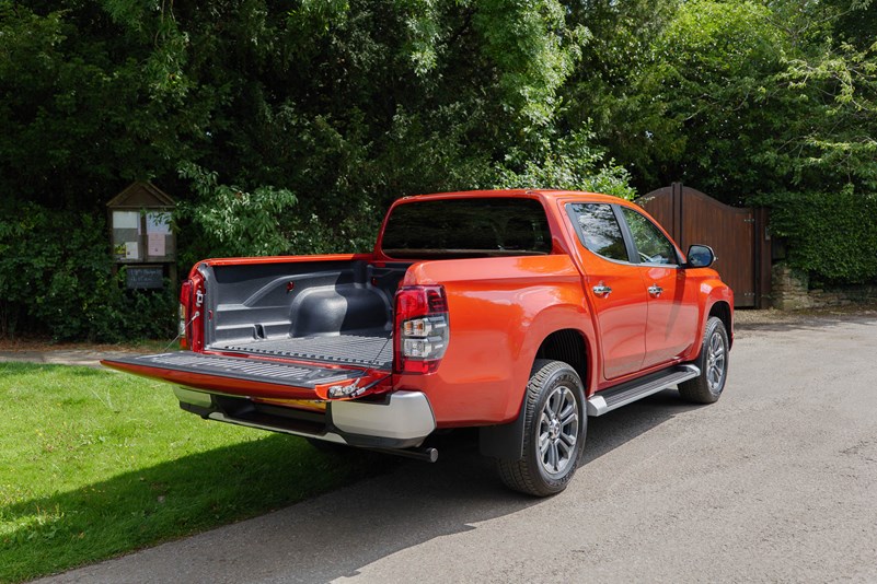 Mitsubishi L200 review (2021)