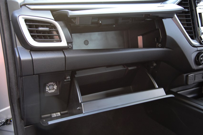 Isuzu D-Max pickup review (2023) | Parkers
