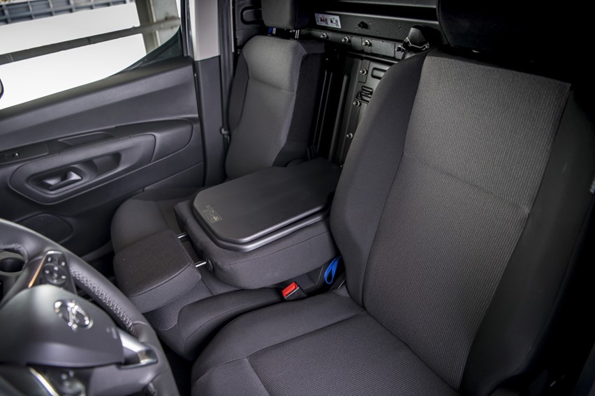 Vauxhall Combo Electric van review (2023) | Parkers