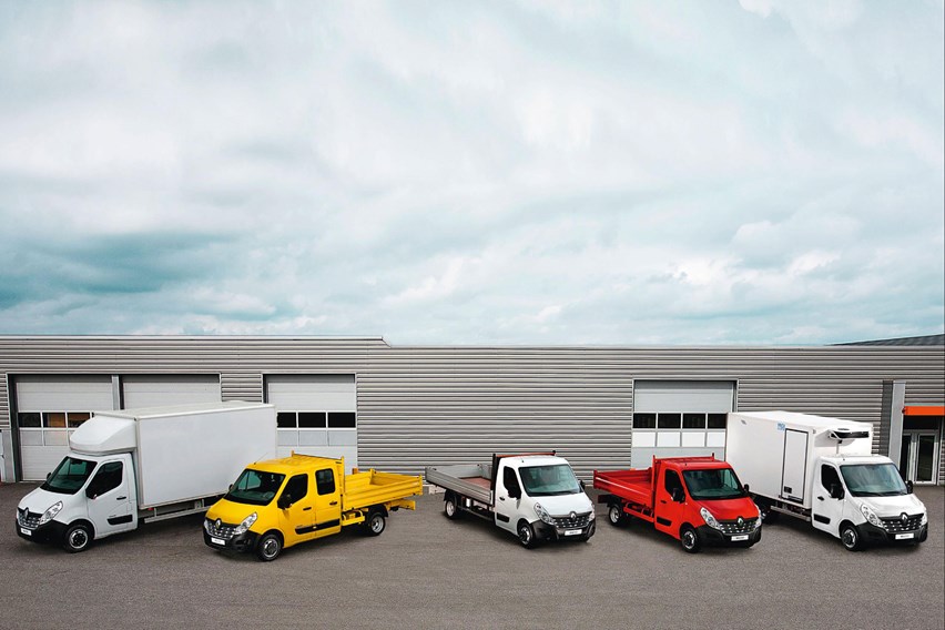 Renault Master van dimensions (2010-on), capacity, payload, volume, towing