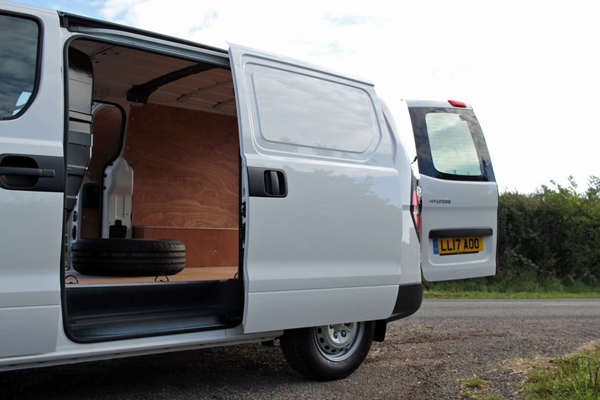 Hyundai iLoad van dimensions (2009-2019), capacity, payload, volume, towing