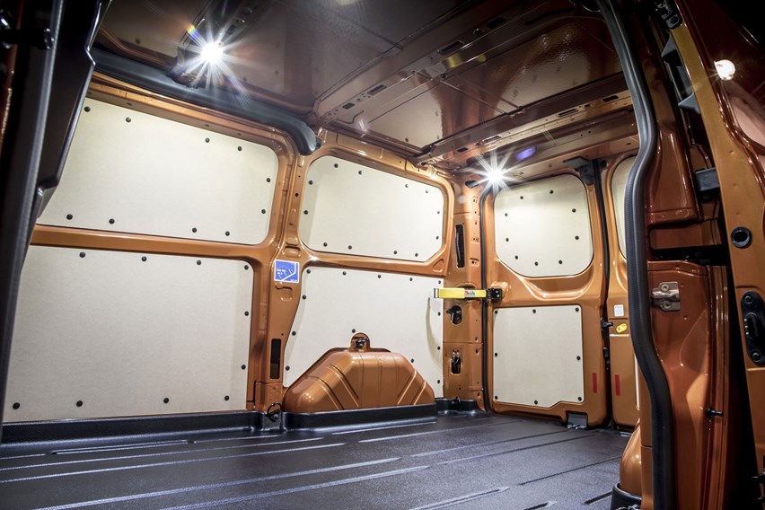 Ford Transit Custom van dimensions, capacity, payload, volume, towing