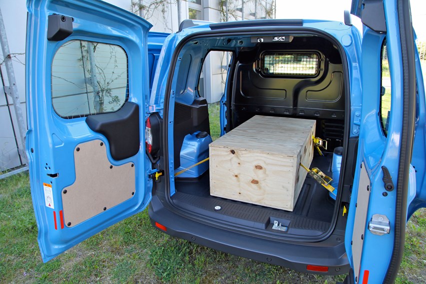 Ford Transit Courier van dimensions (2014-on), capacity, payload ...