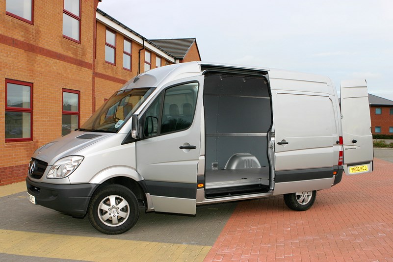Mercedes-Benz Sprinter van dimensions (2006-2013), capacity, payload ...