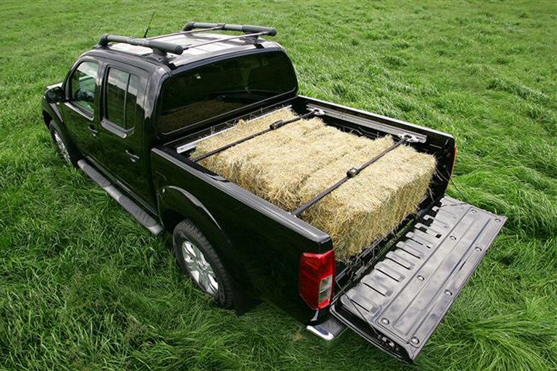 Nissan Navara pickup dimensions (2005-2015), capacity, payload, volume ...