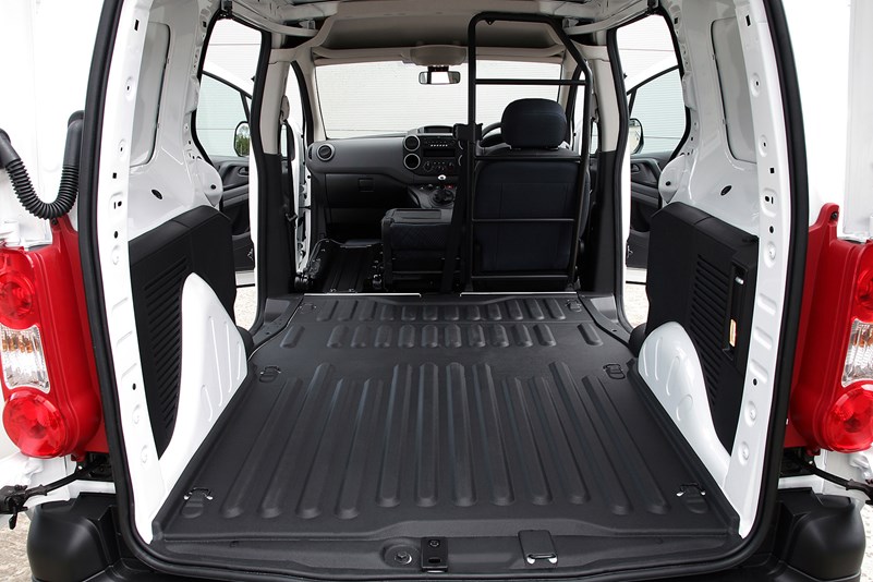 Peugeot Partner van dimensions (2008-on), capacity, payload, volume, towing