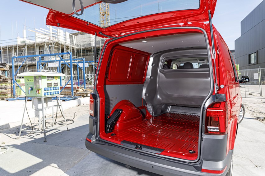 Volkswagen Transporter van dimensions (2015-on), capacity, payload, volume, towing