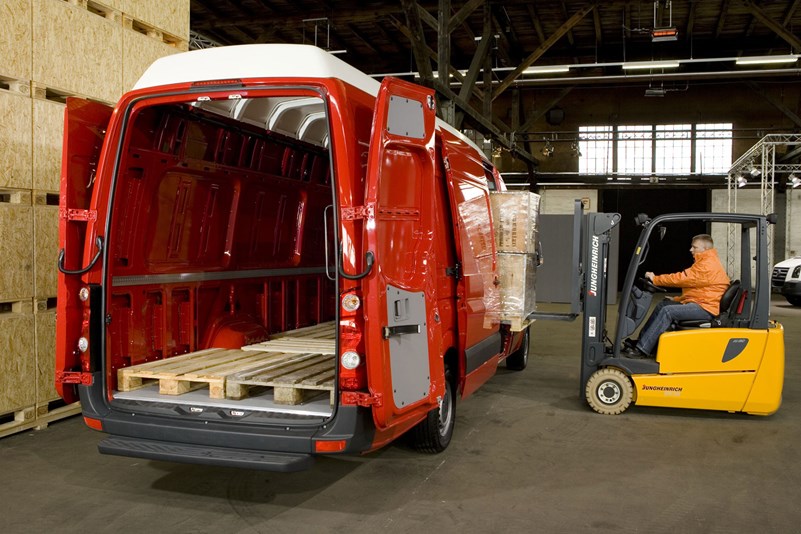 Volkswagen Crafter van dimensions (2006-2011), capacity, payload ...