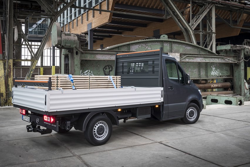 Mercedes-Benz Sprinter van dimensions and specs (2018-on)