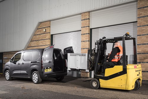 Vauxhall Combo Cargo van dimensions (2018-on), capacity, payload ...