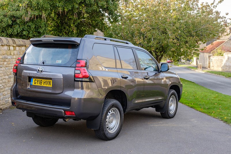 Toyota Land Cruiser Commercial 4x4 dimensions (2018-on)