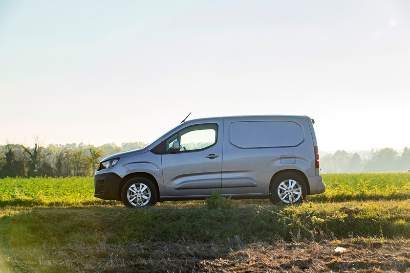 Peugeot Partner van dimensions (2018-on), capacity, payload, volume, towing