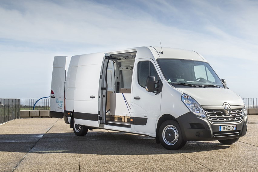 Renault Master electric van dimensions (2018-on), capacity, payload ...