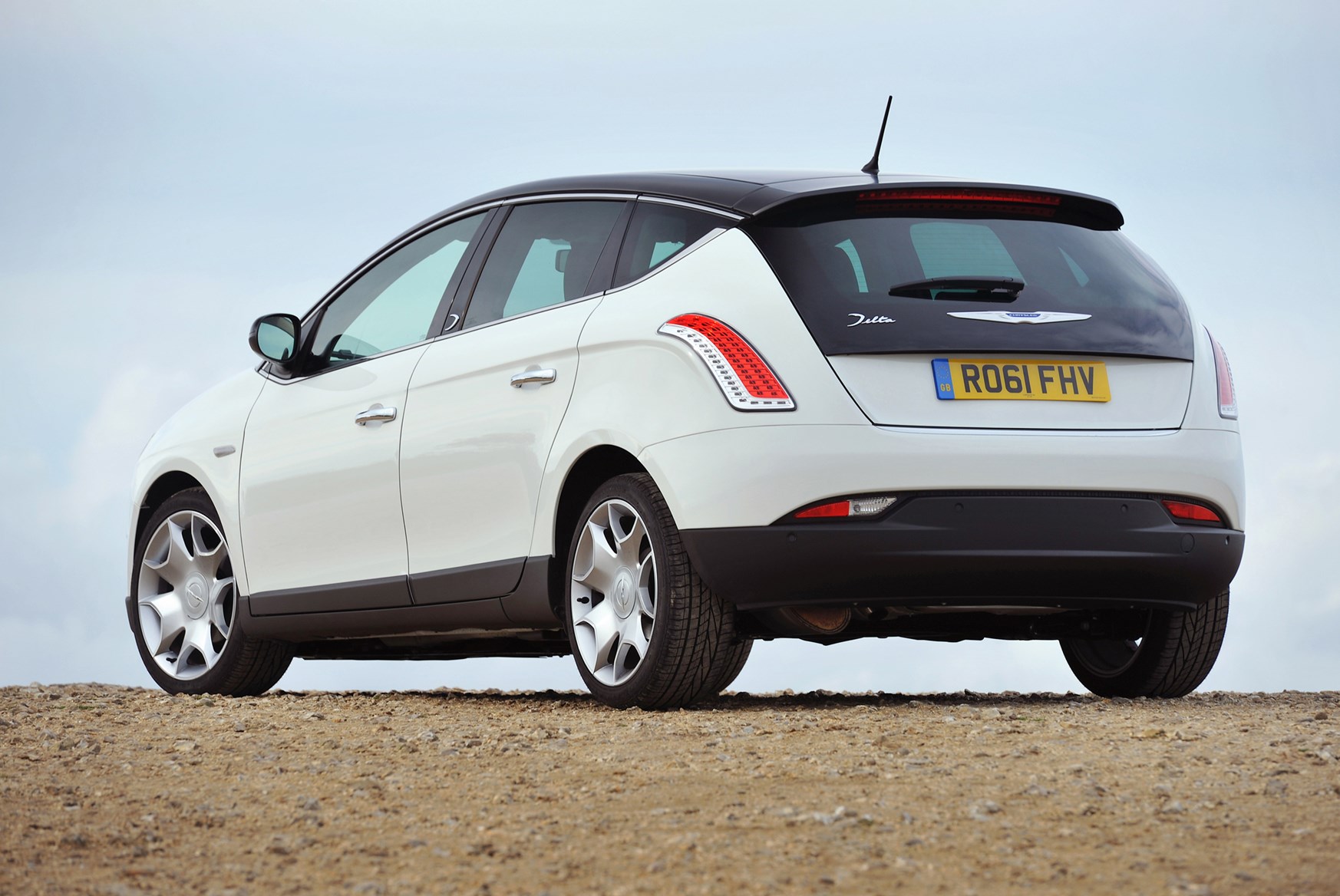 Used Chrysler Delta Hatchback (2011 - 2013) Review | Parkers