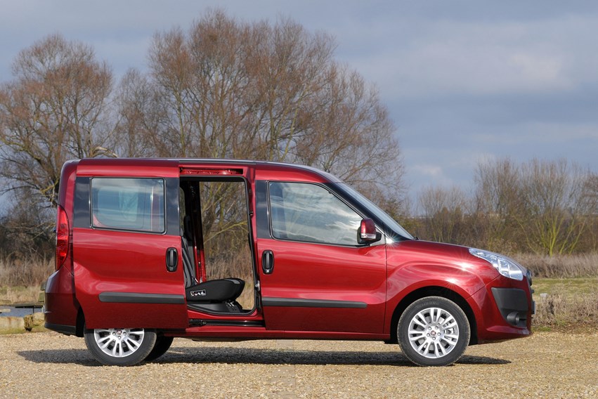 Used Fiat Doblo Estate (2010 - 2019) boot space, practicality and ...