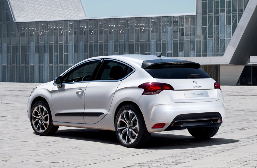 Used Citroën DS4 Hatchback (2011 - 2015) boot space, practicality and ...