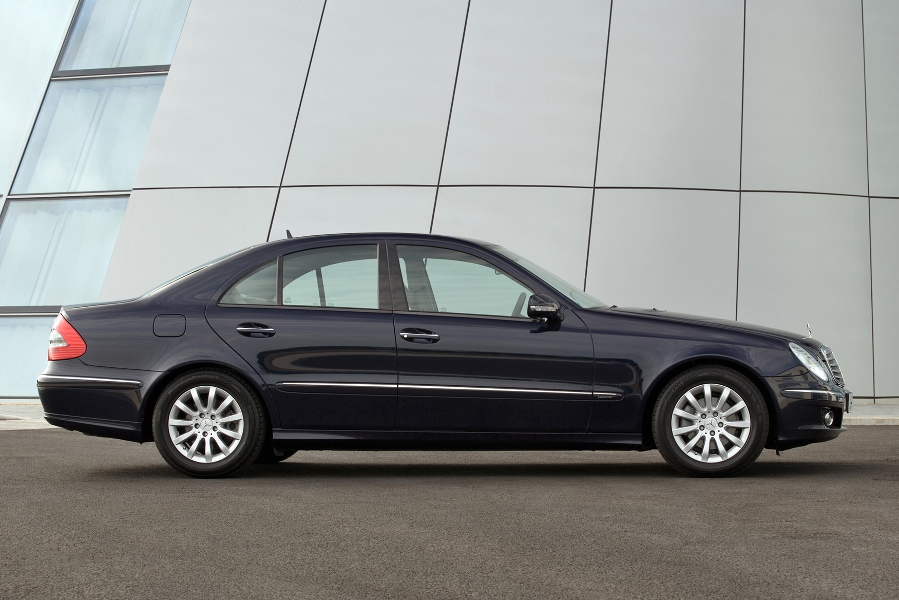 Used Mercedes-Benz E-Class Saloon (2002 - 2008) Review | Parkers